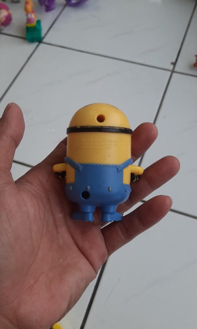 Happy meal minion lidah melet, Toys & Collectibles, Mainan di Carousell