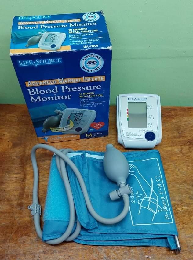 Lifesource Digital BP Monitor with pump and battery, Health & Nutrition ...