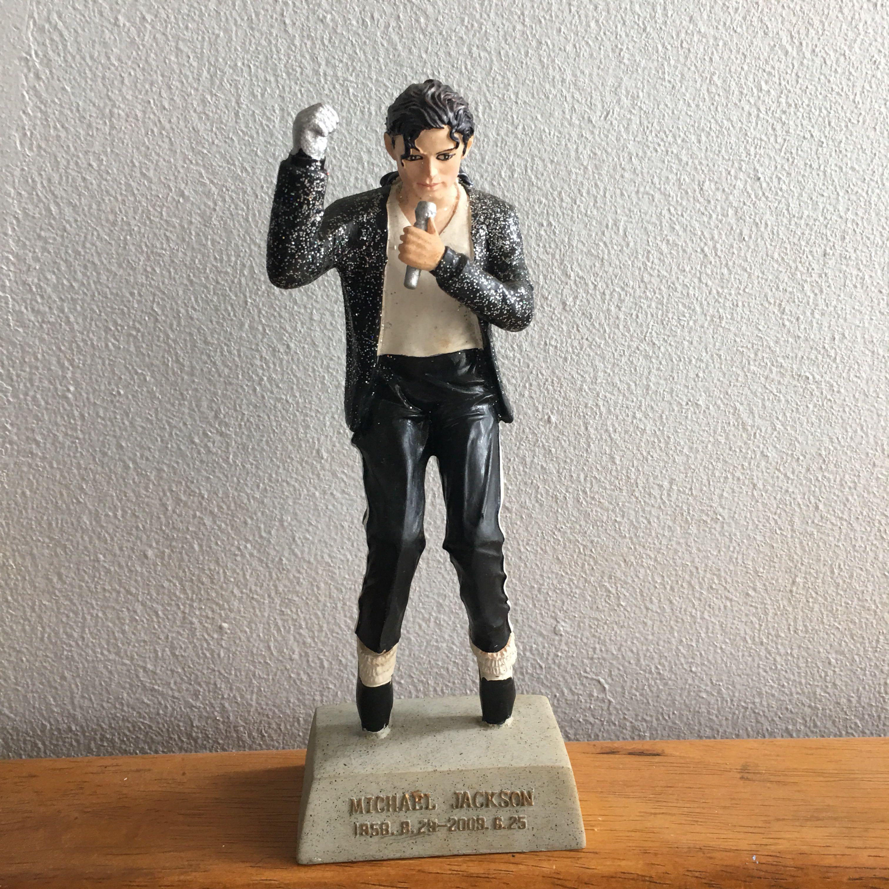 Michael Jackson Figure Statue, Hobbies & Toys, Memorabilia ...