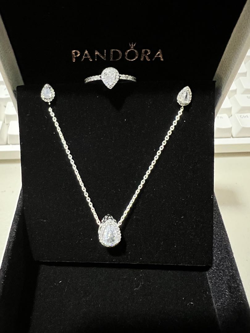 Pandora set, Women's Fashion, Jewelry & Organizers, Necklaces on Carousell