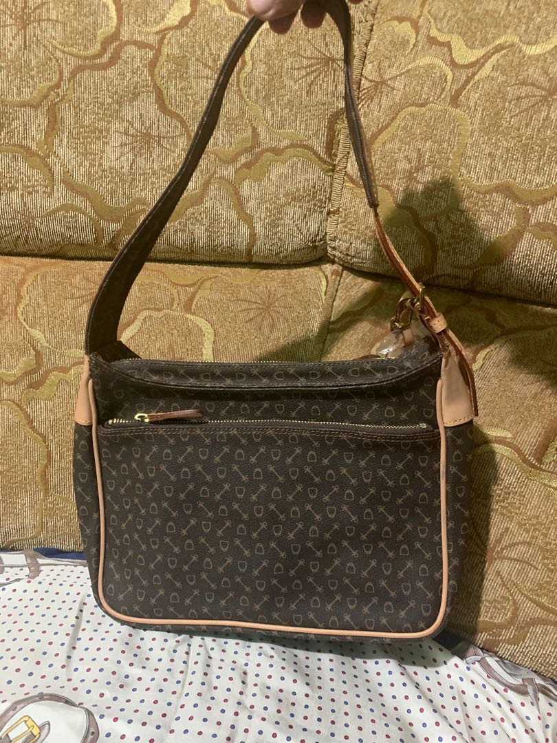 Why International, Luxury, Bags & Wallets on Carousell
