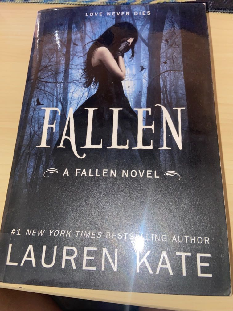 Fallen by Lauren Kate, Hobbies & Toys, Books & Magazines, Fiction & Non ...