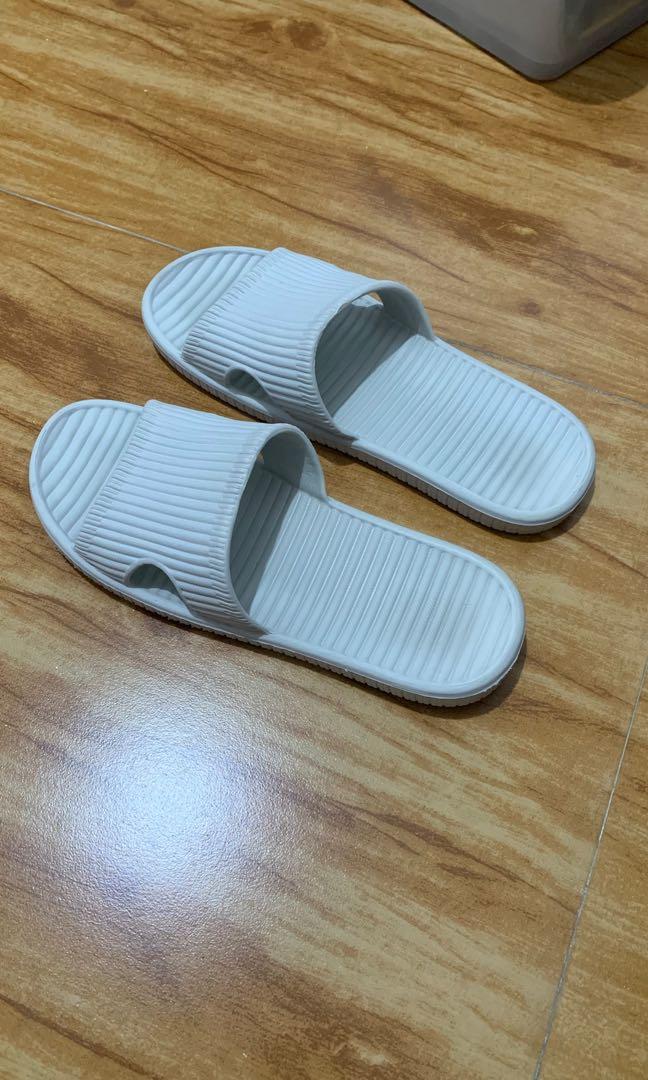 Miniso Slide Slippers, Men's Fashion, Footwear, Slippers & Slides on ...