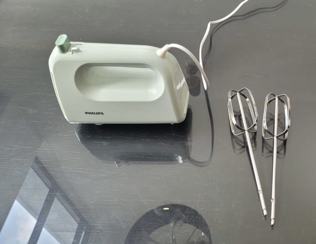 Philips electric mixer - barely used, TV & Home Appliances, Kitchen ...