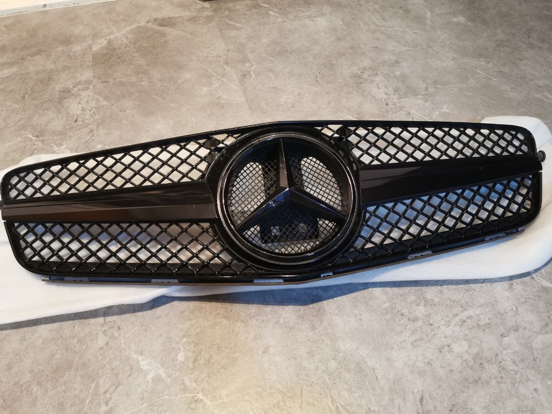 W204 C180K front grille, Car Accessories, Accessories on Carousell