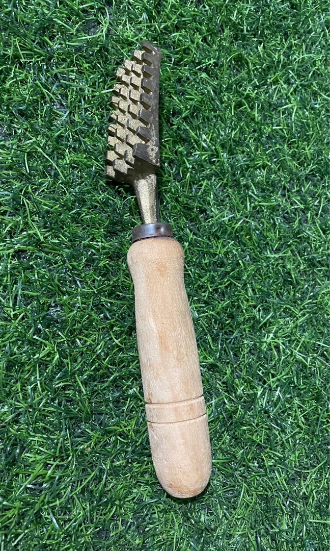 Fish scaler (japanese style) w/ brass serrated, Furniture & Home Living ...