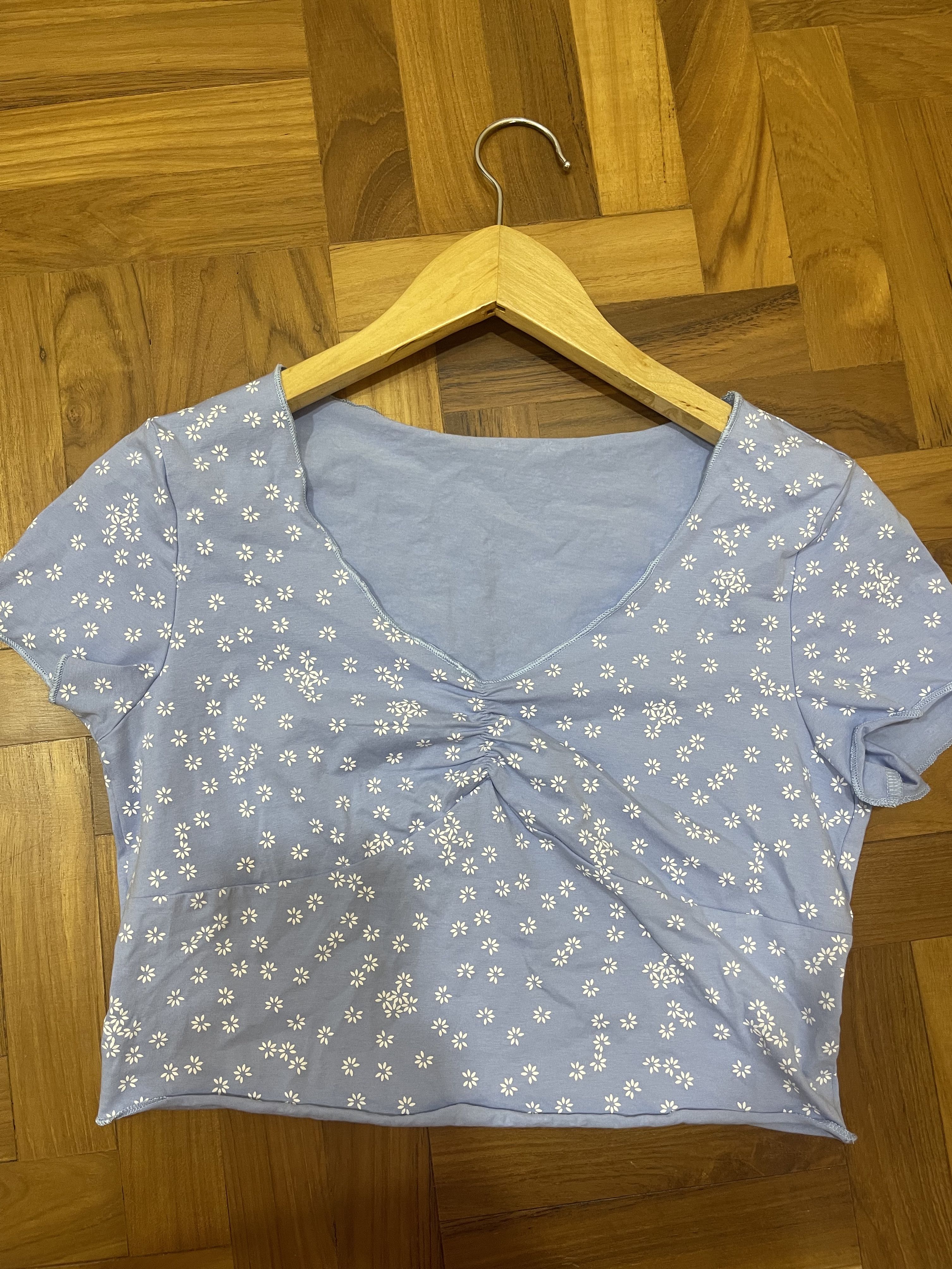Light Blue Flower Crop Top (Shein), Women's Fashion, Tops, Other Tops ...