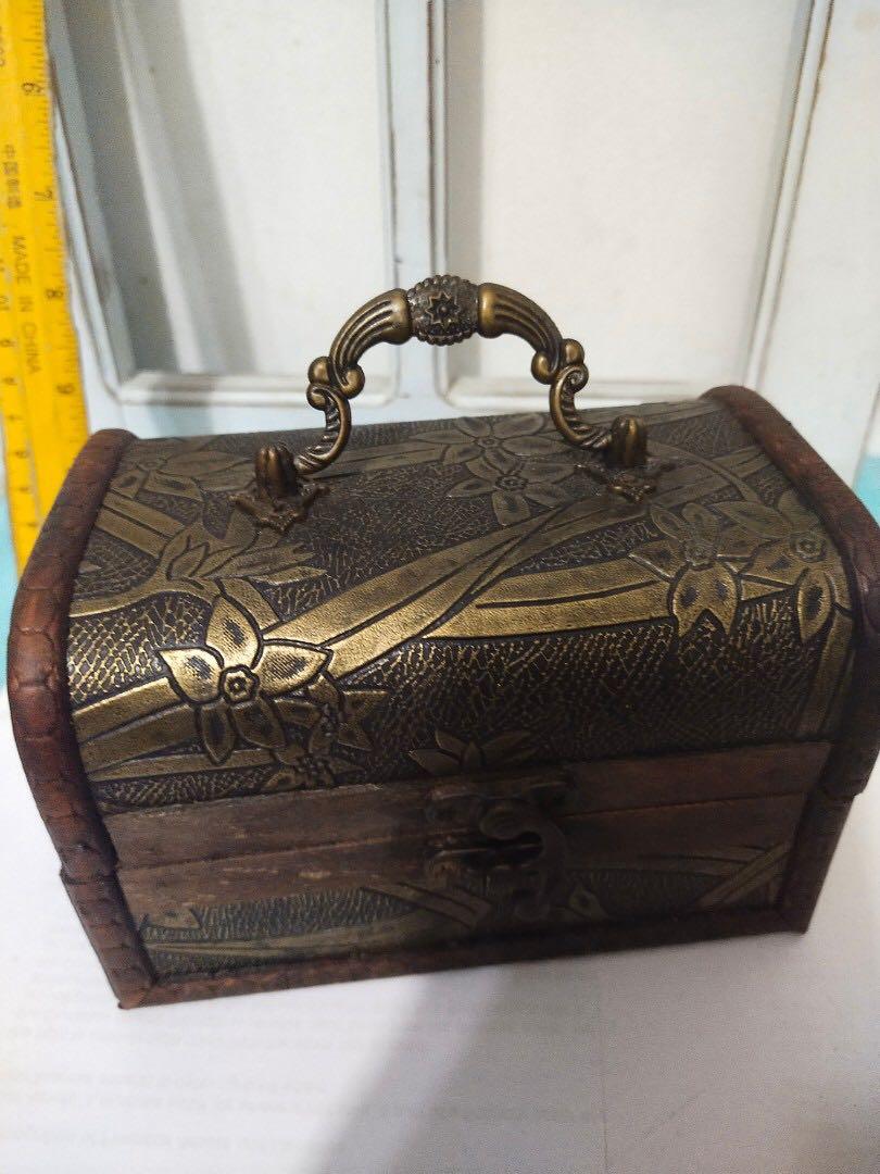 vintage-styled "Treasure Chests" wooden/1990s era/ Great displays ...