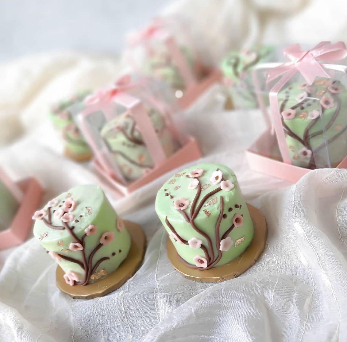 Wedding favours, Berkat doorgift- Mini cake, Brownie, Cake jar [HALAL ...