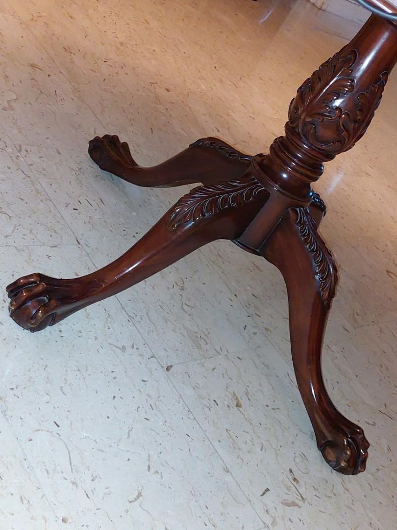 Well proportioned Chippendale-style Georgian Round Dining Table ...