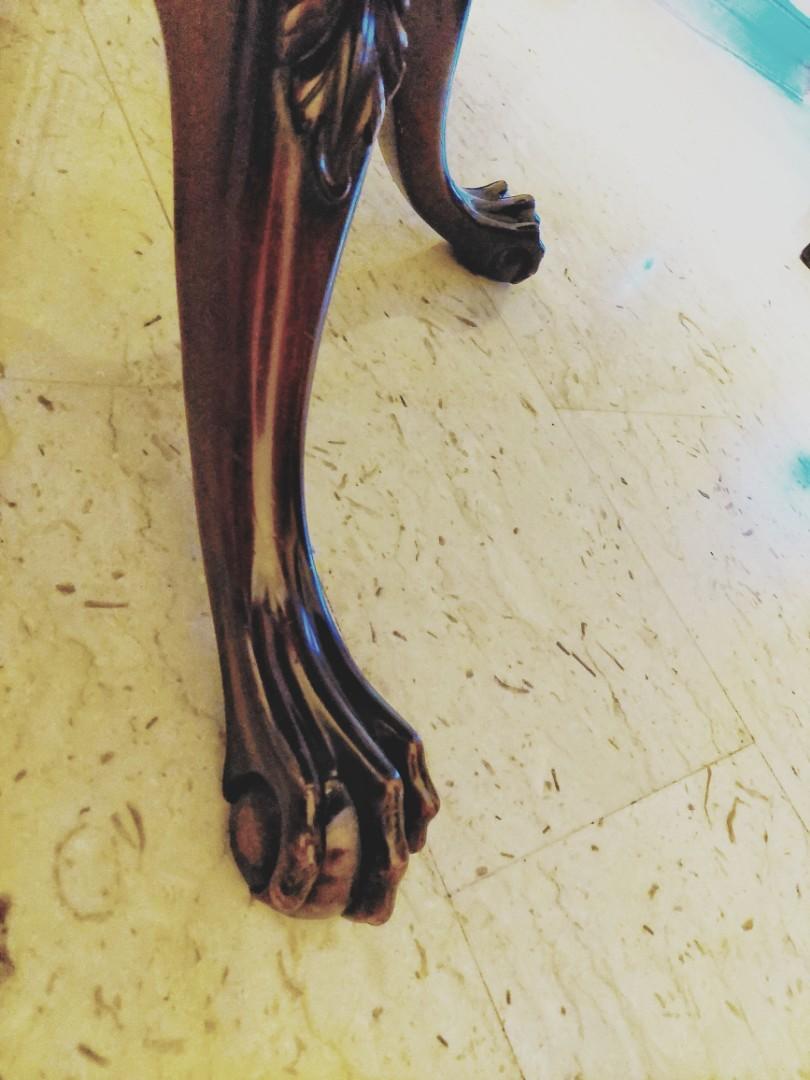 Well proportioned Chippendale-style Georgian Round Dining Table ...