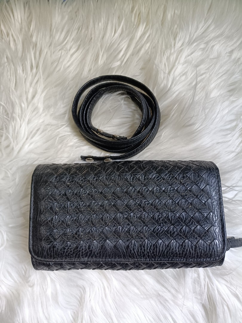 Banig Sling Wallet, Women's Fashion, Bags & Wallets, Wallets & Card ...