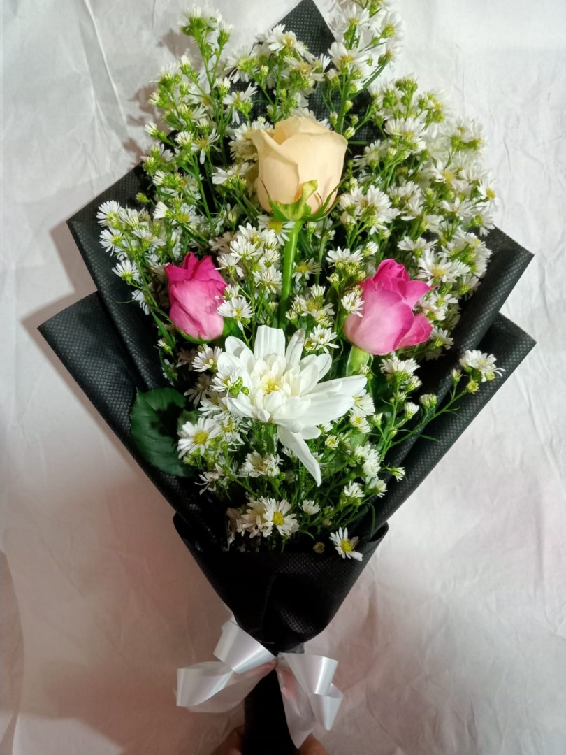 Buket bunga mawar asli dan segar, Perkebunan di Carousell