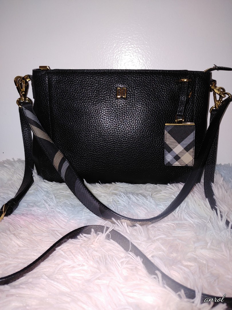 Daks two way bag, Women's Fashion, Bags & Wallets, Cross-body Bags on Carousell