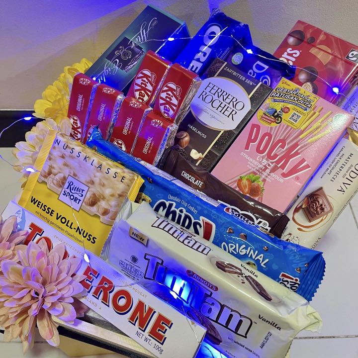 Fortune Tray A, Food & Drinks, Gift Baskets & Hampers on Carousell