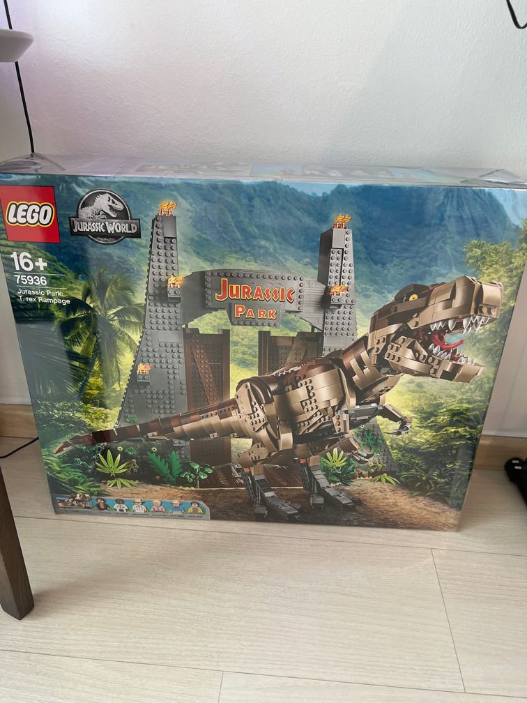 Lego 75935 Jurassic park T. rex rampage, Hobbies & Toys, Toys & Games ...