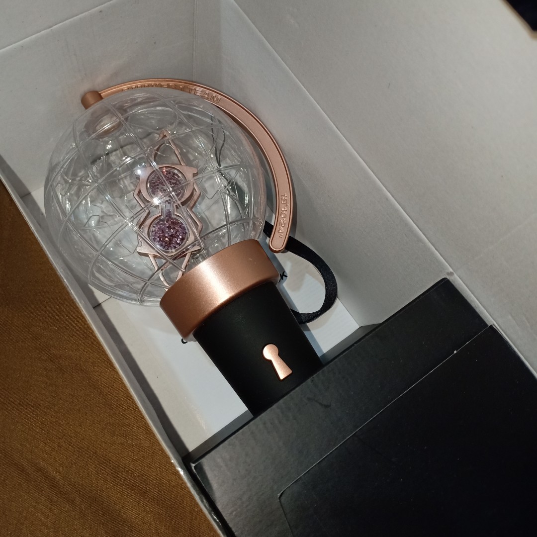 OFFICIAL ATEEZ Lightstick (Lightiny), Hobbies & Toys, Memorabilia ...