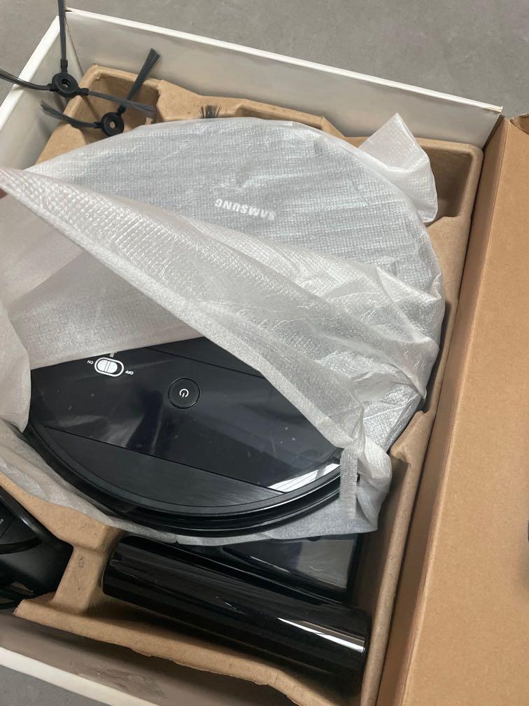 Samsung POWERbot-E VR5000 robot vacuum!, TV & Home Appliances, Vacuum ...