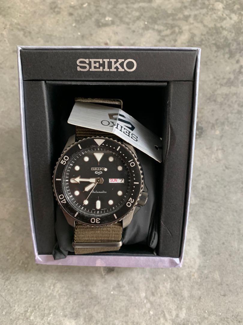 Seiko SRPD65K4, Men's Fashion, Watches & Accessories, Watches on Carousell