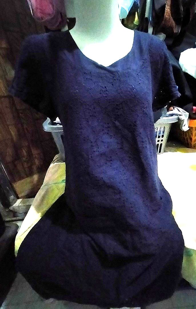 Tunik Brokat Biru Dongker Free Size Fit M Fesyen Wanita Pakaian Wanita Atasan Di Carousell