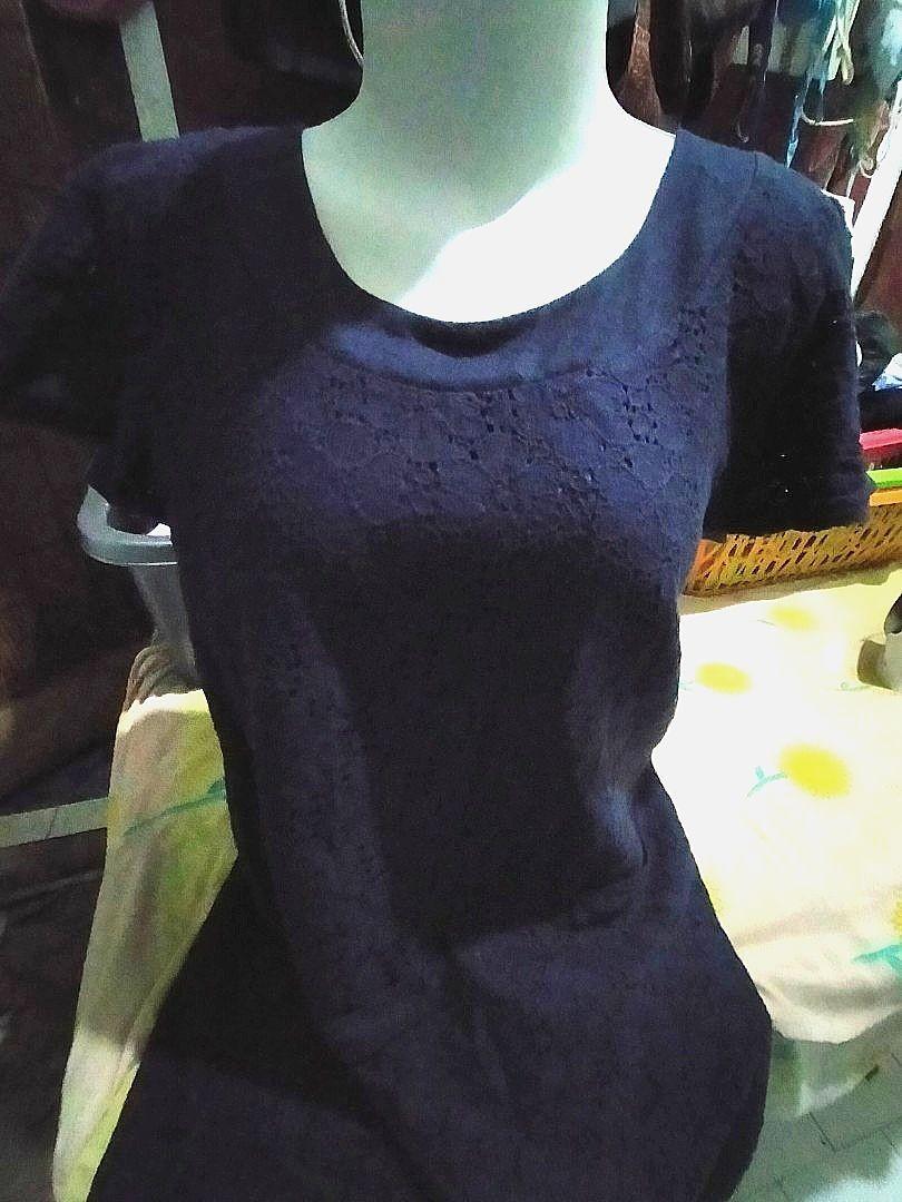 Tunik Brokat Biru Dongker Free Size Fit M Fesyen Wanita Pakaian Wanita Atasan Di Carousell