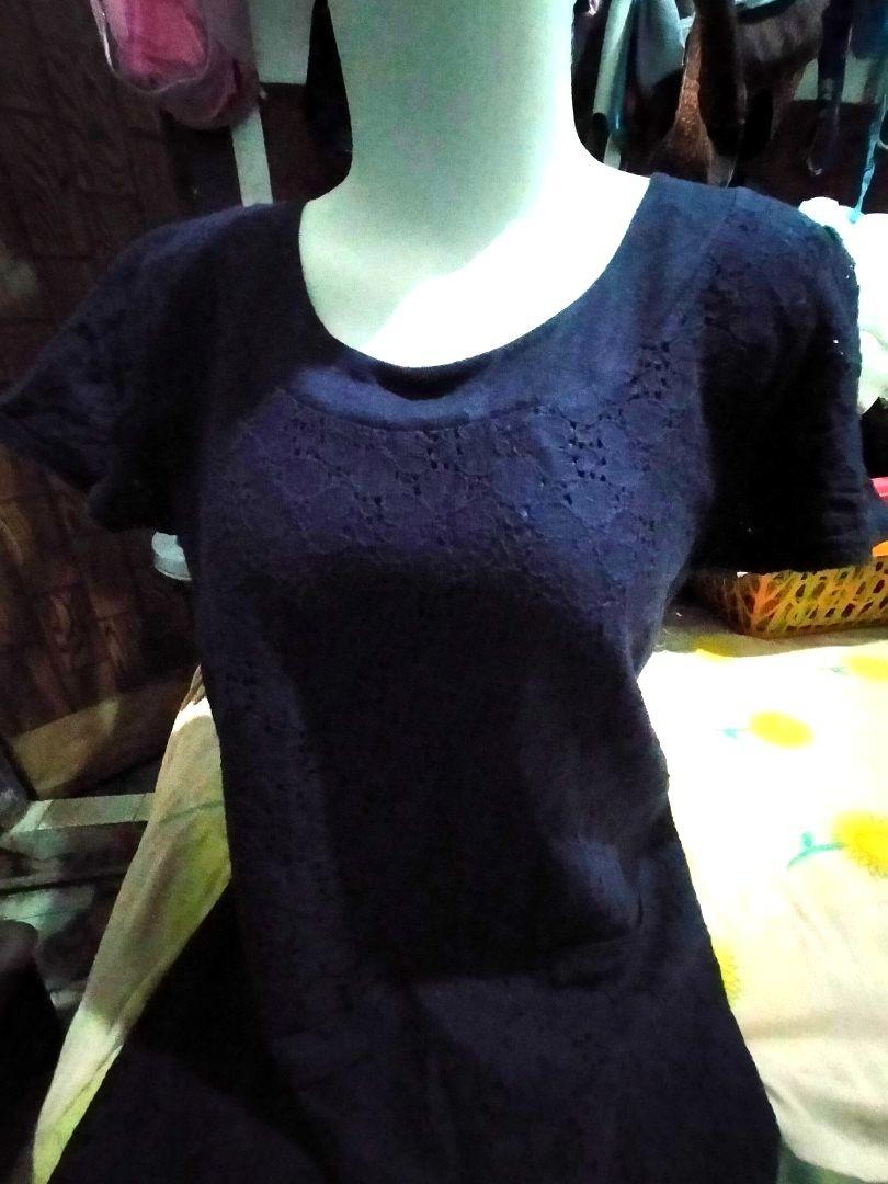 Tunik Brokat Biru Dongker Free Size Fit M Fesyen Wanita Pakaian Wanita Atasan Di Carousell