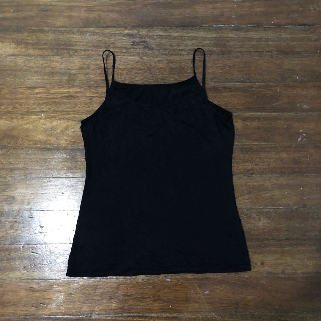 Uniqlo HEATTECH Japan top stretchable, Women's Fashion, Tops, Others ...