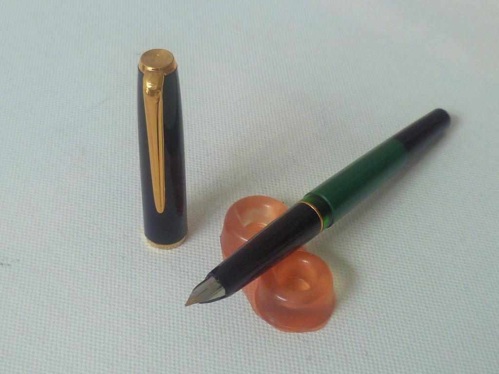 💥 VINTAGE Authentic Pelican MK10 Fountain Pen Gold Trim Cap Germany ...