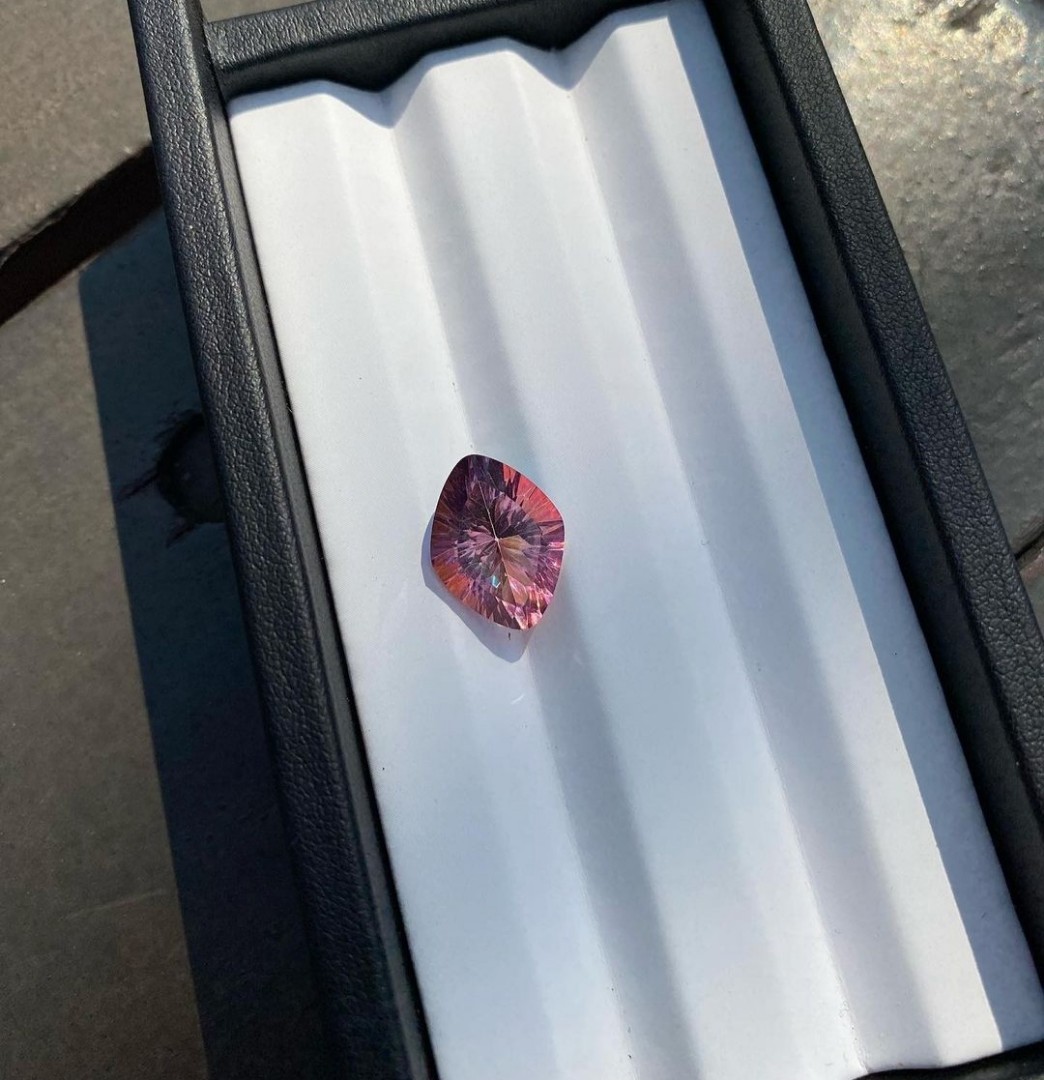 7.6ct Natural Azotic Topaz, Women's Fashion, Jewelry & Organizers ...