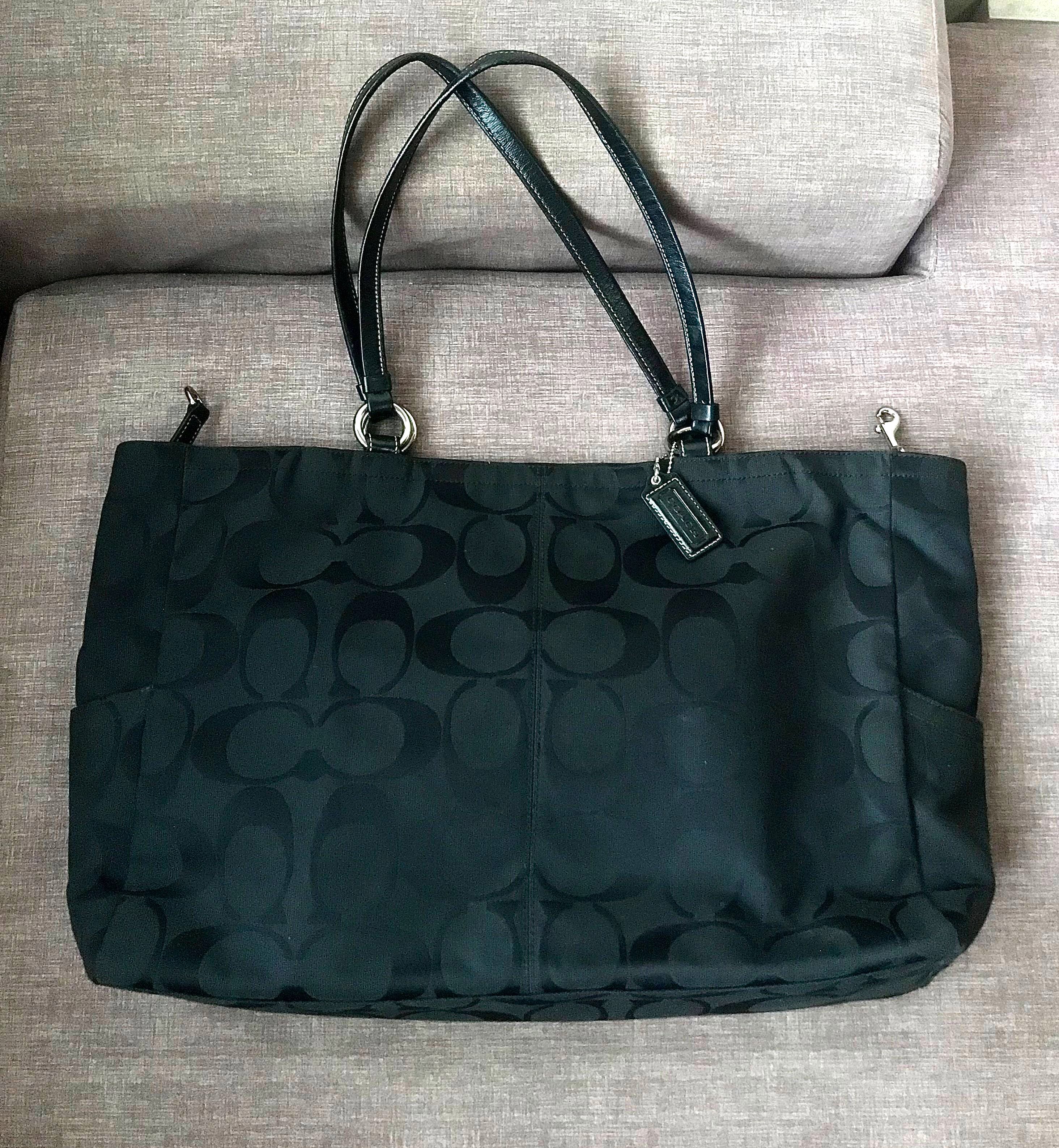 Authentic Coach Gabby XL Tote Bag, Luxury, Bags & Wallets on Carousell