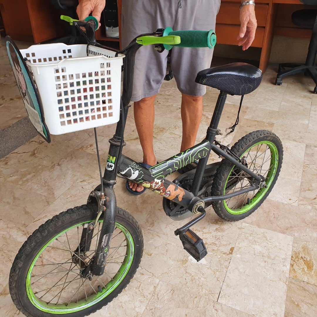 Ben10 boys bike, Sports Equipment, Bicycles & Parts, Bicycles on Carousell