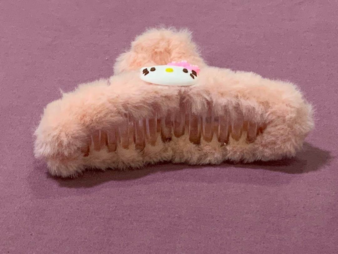 Hello kitty hair clamp, Women's Fashion, Watches & Accessories, Hair ...