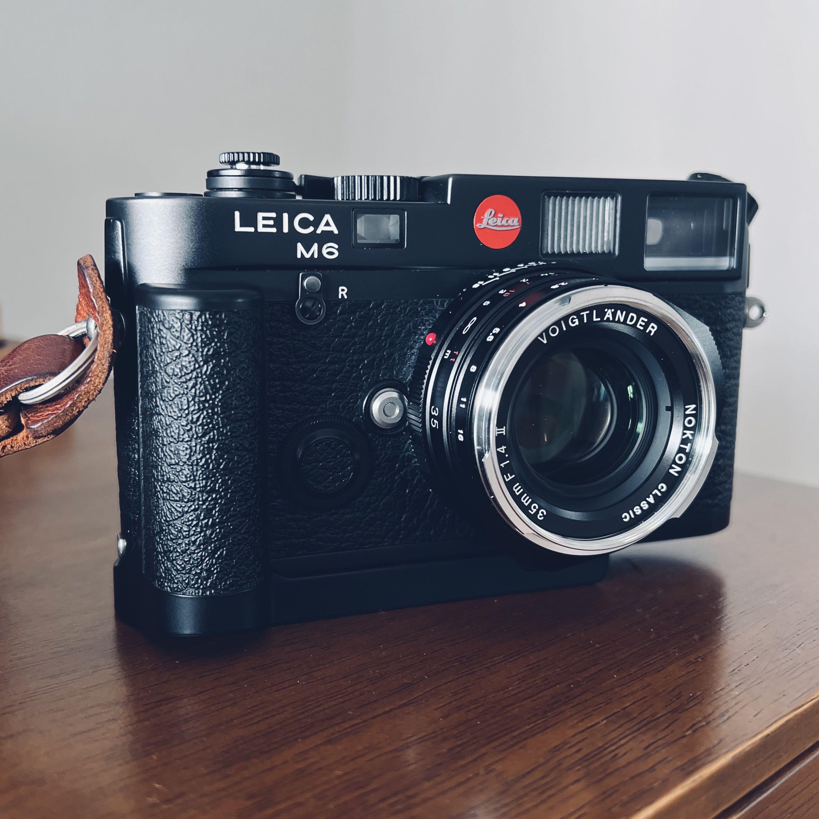 Leica hand grip 14405 m6 m7 Mp Ma, Photography, Cameras on Carousell