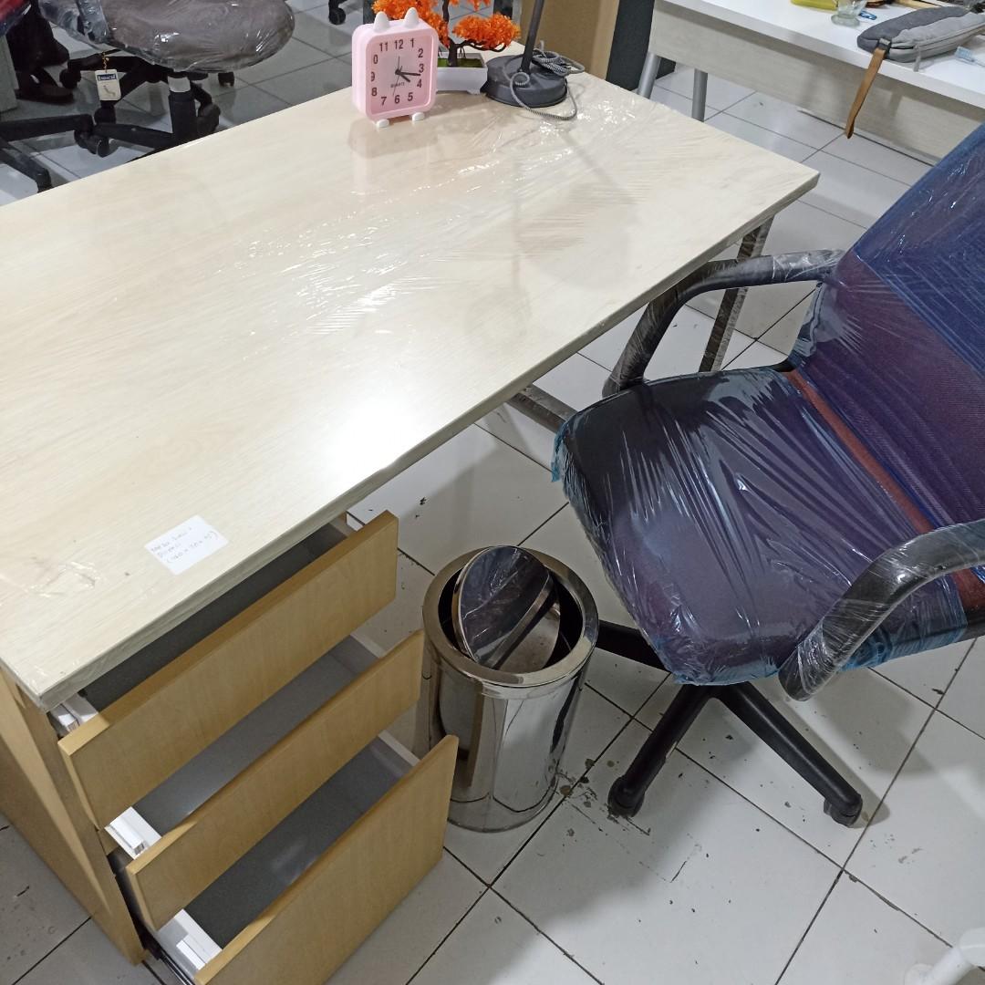 MEJA DIREKSI/ MEJA BOS / MEJA ATASAN UK BESAR, Perabotan Rumah di Carousell