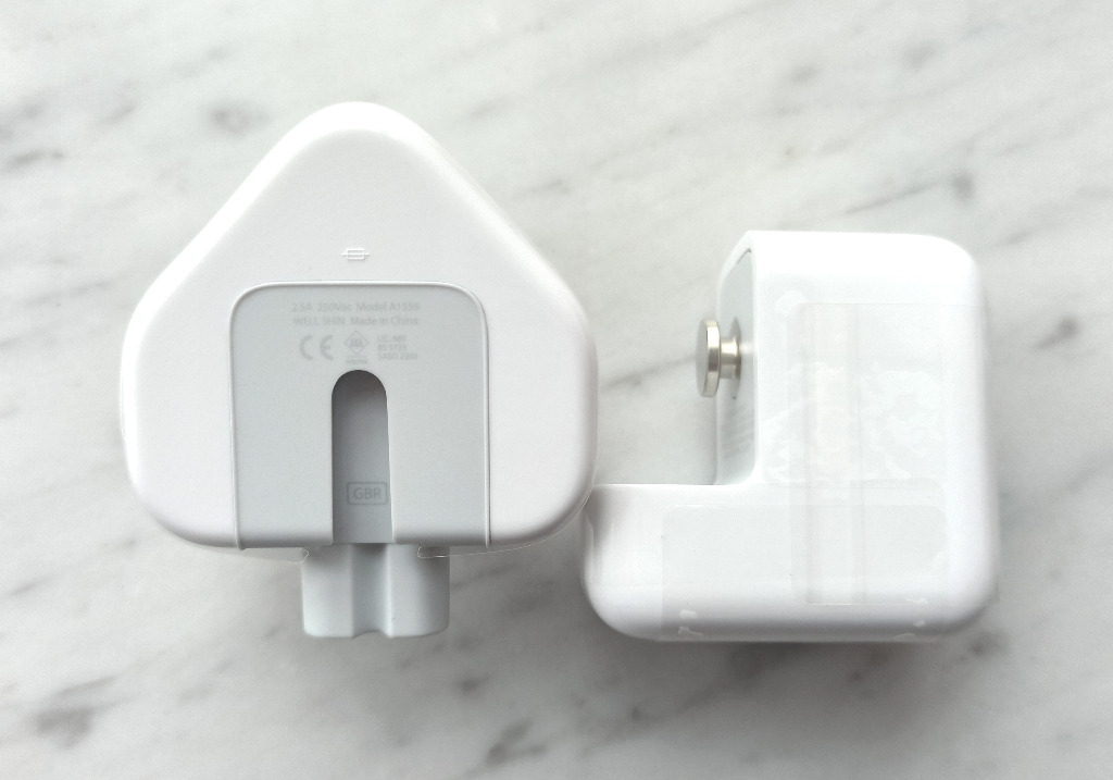 蘋果 Apple 原裝正版 原厰 跟機 火牛 充電器 USB Charger A1357 A1556 5V 2A 10W 標準 英規 英標 方 ...