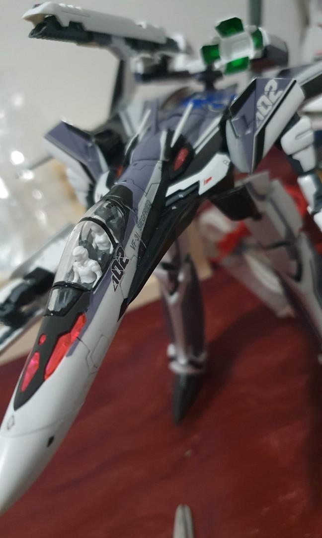 Built Bandai VF-31J Siegfried Macross Delta with Lilldrakken set ...