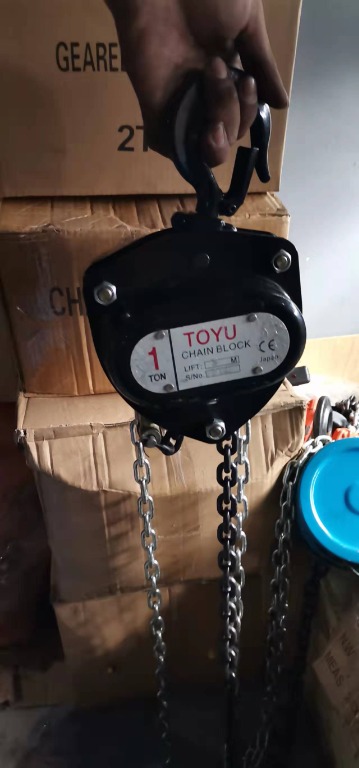 CHAIN BLOCK HEAVY DUTY 2TONS, Commercial & Industrial, Construction ...