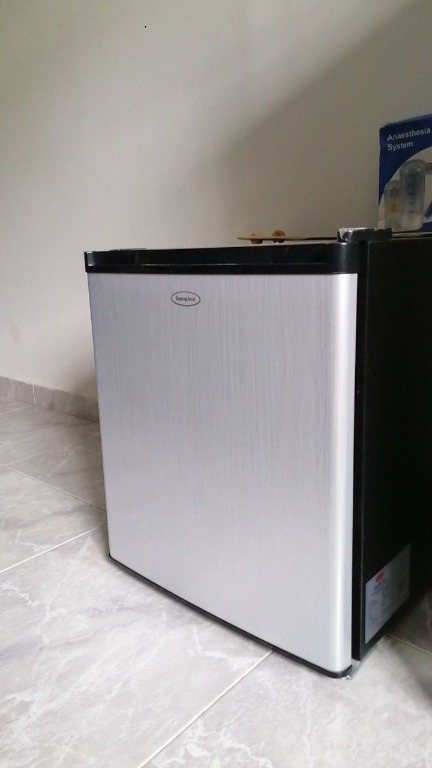 EuropAce ER9250 50L BAR FRIDGE, TV & Home Appliances, Kitchen ...