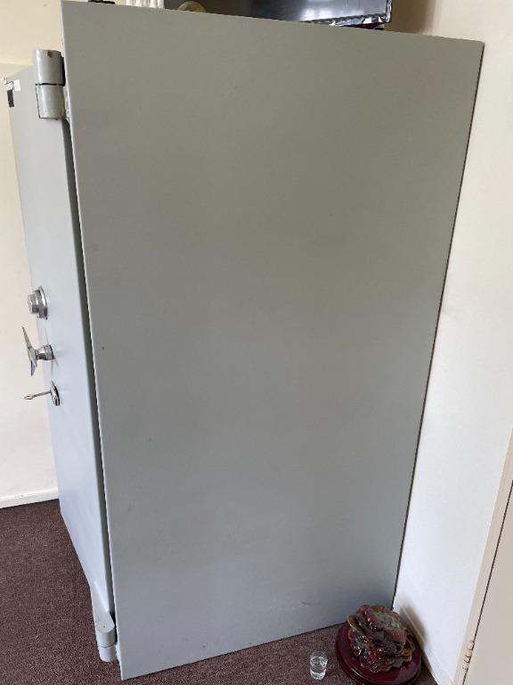 Fichet- Bauche Safe Case 29 x 32 x 61.25 INCH, Furniture & Home Living ...