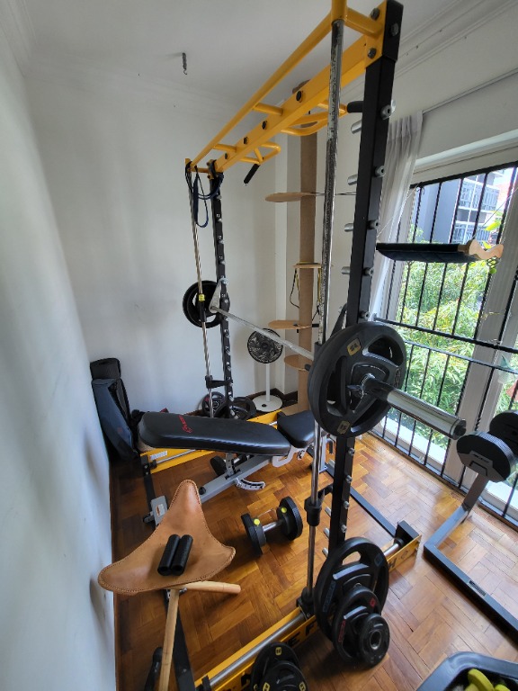 Move Free smith machine + bench. Home gym, Sports Equipment, Exercise ...