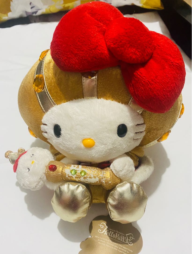 Hello kitty crown, Hobbies & Toys, Toys & Games on Carousell