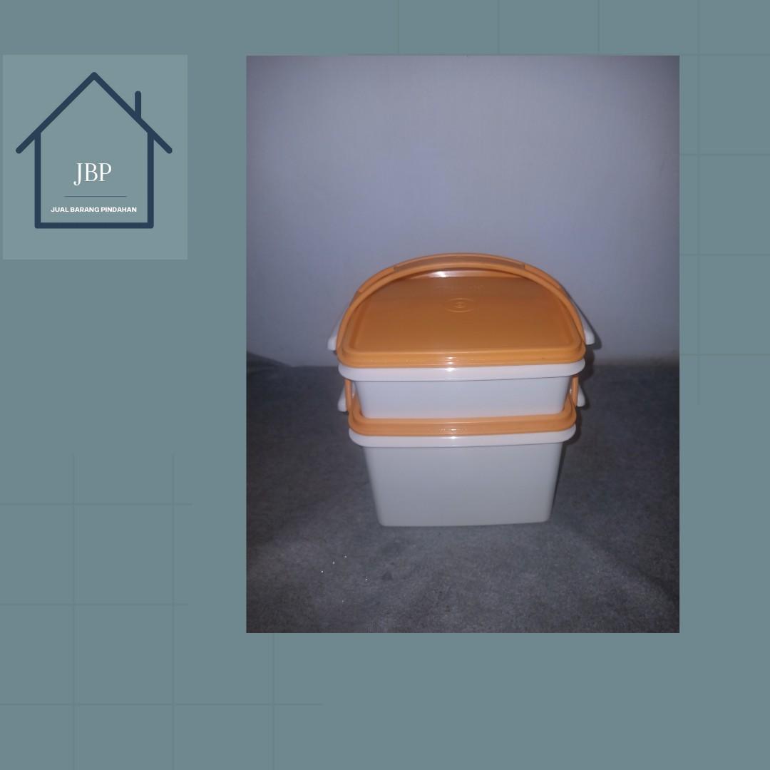 Large double deep tupperware, Kitchen & Appliances di Carousell