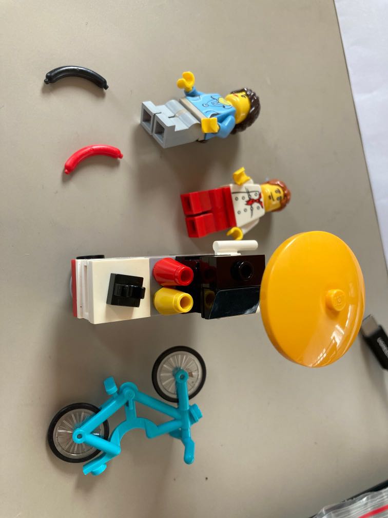 LEGO 40078 creator rare hot dog cart stand bike, Hobbies & Toys, Toys ...