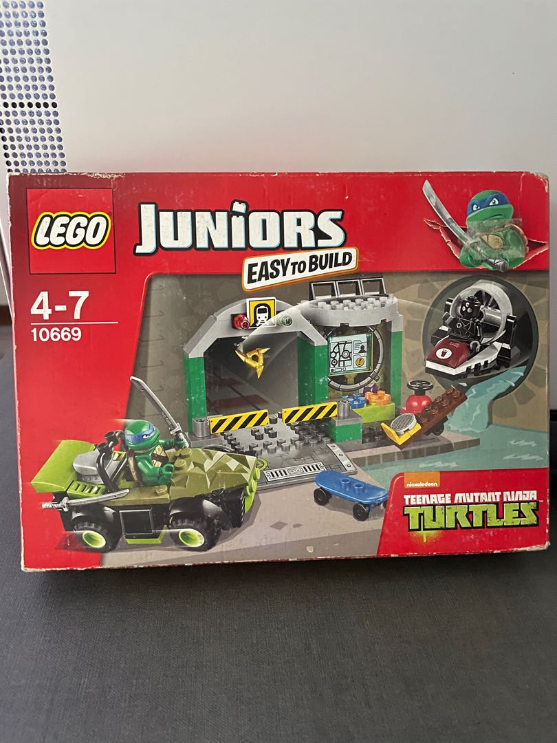 Lego Juniors 10669 Teenage Mutant Ninja Turtle Lair, Hobbies & Toys ...