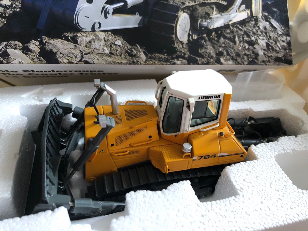 Liebherr PR764 dozer 1/50 diecast scale model, Hobbies & Toys, Toys ...