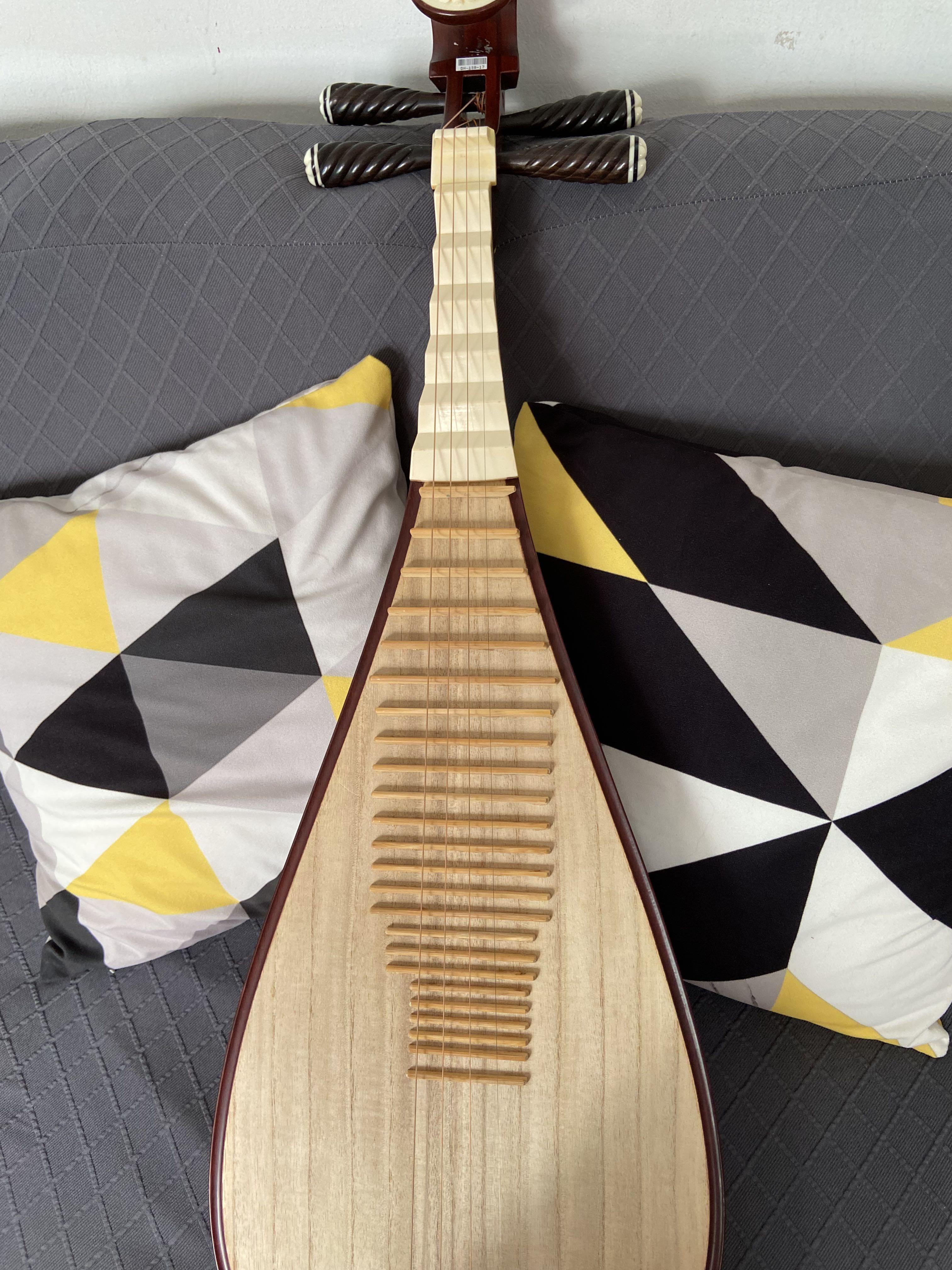 Likely new Pipa 敦煌琵琶, Hobbies & Toys, Music & Media, Musical ...