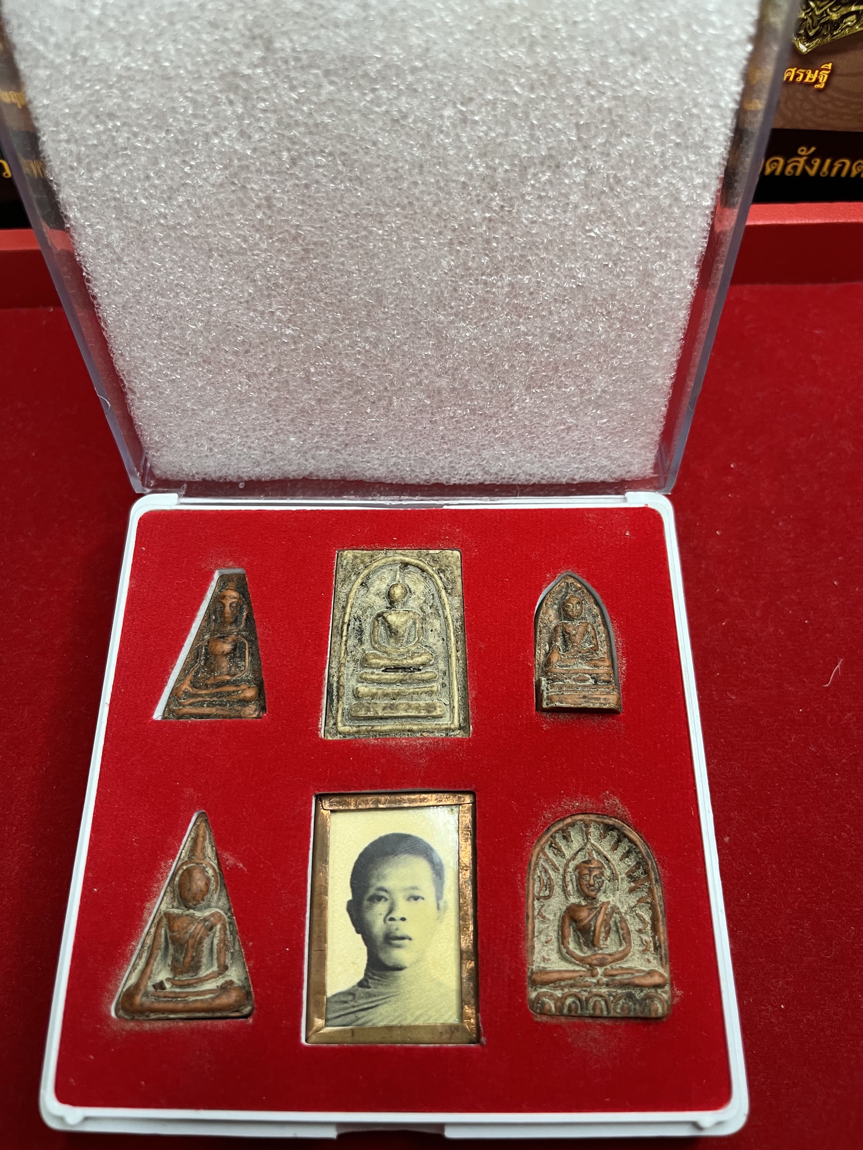 Lp Koon Benjapakee set, Hobbies & Toys, Memorabilia & Collectibles ...