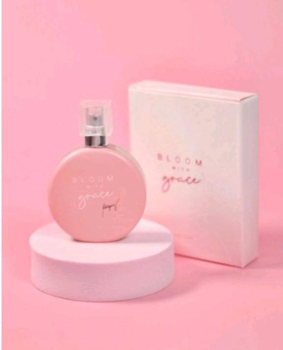 Ryx Bloom With Grace Perfume (35ml)- on hand (with random freebies ...