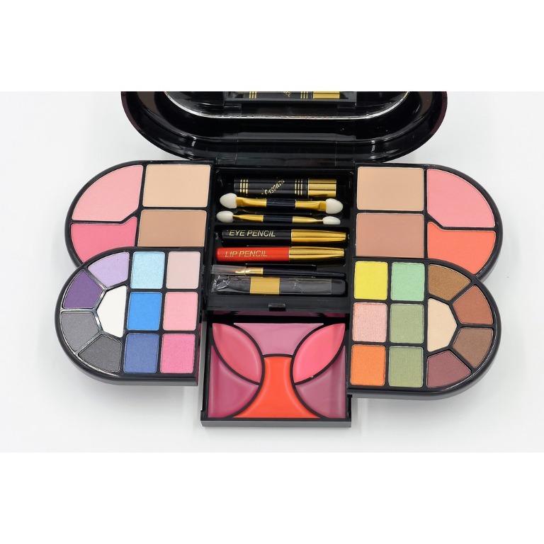 FUSO Cosmetics 44 Piece Full Make Up Kit, Beauty & Personal Care, Face ...