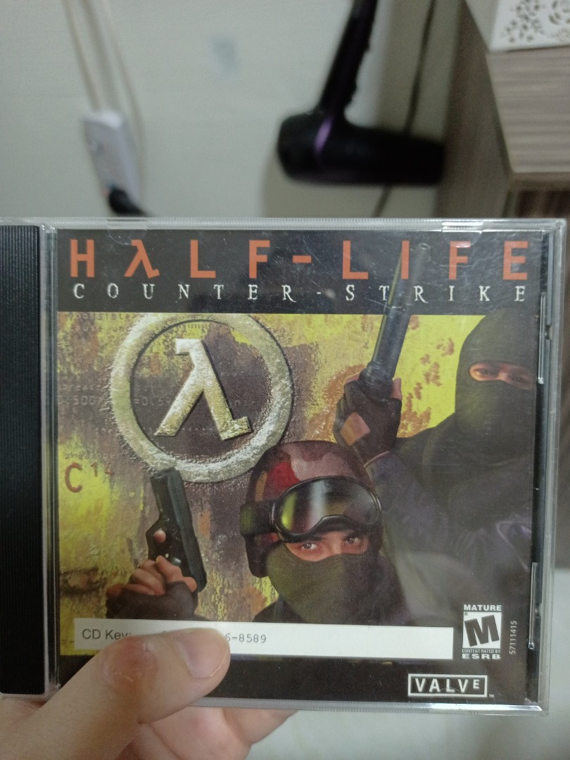 Half-Life counter strike 2000, Hobbies & Toys, Music & Media, CDs ...